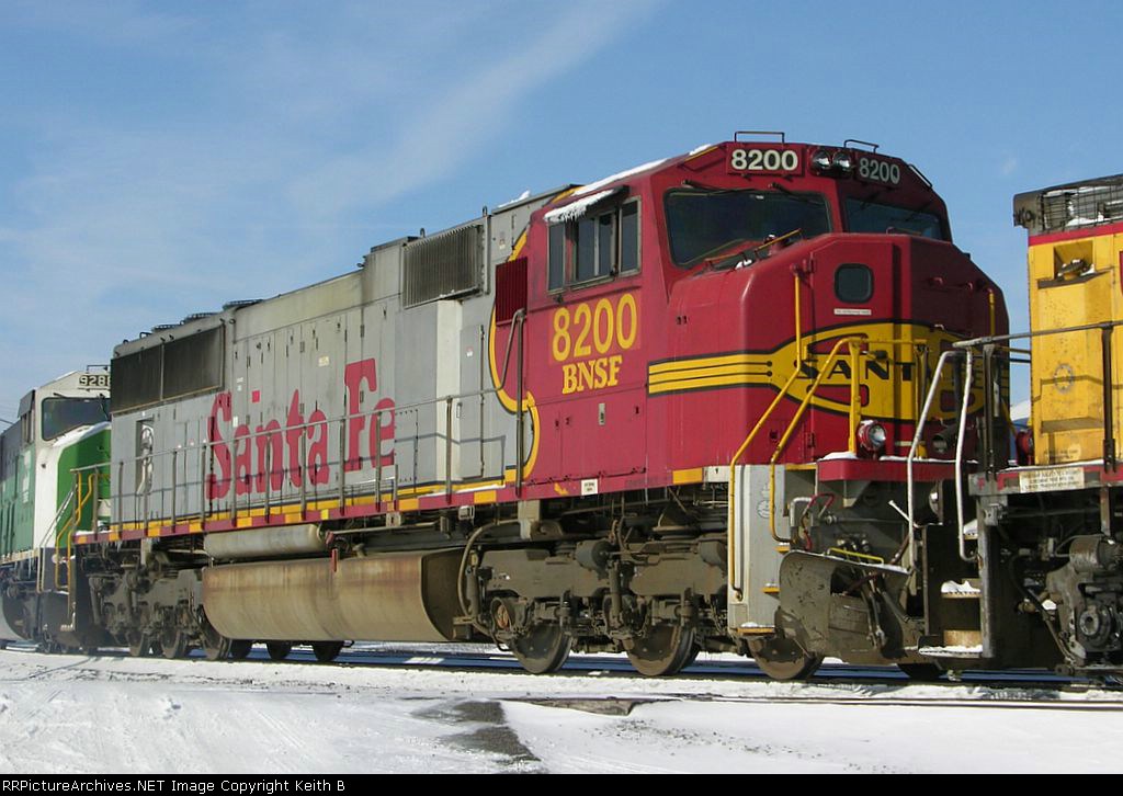 BNSF 8200